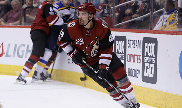 Coyotes, Martinook agree to two-year deal with $1.8 million AAV