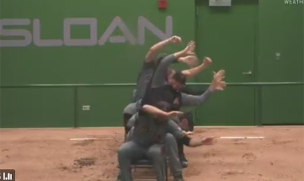 D-backs and Cubs hold dance-off during rain delay in Chicago