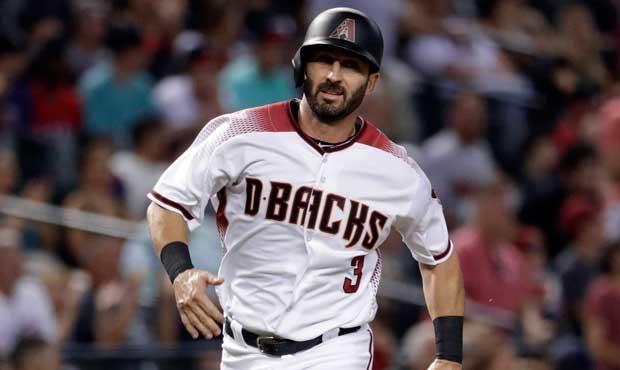 INF Daniel Descalso shuts down Cubs after D-backs' pitchers can't
