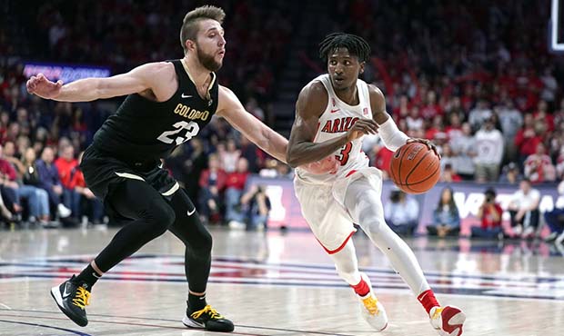 Arizona basketball rolls into ASU game with Dylan Smith hitting stride