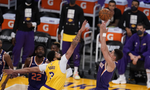 Suns' Devin Booker hits career-high 8 3s, drops 47 in Game 6 vs. Lakers