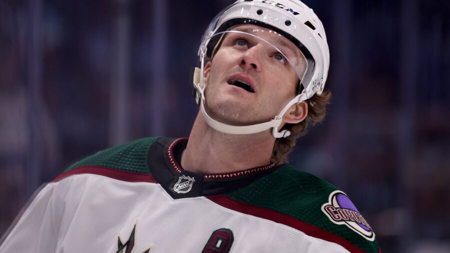 Longtime Coyotes F Christian Fischer signs with Red Wings