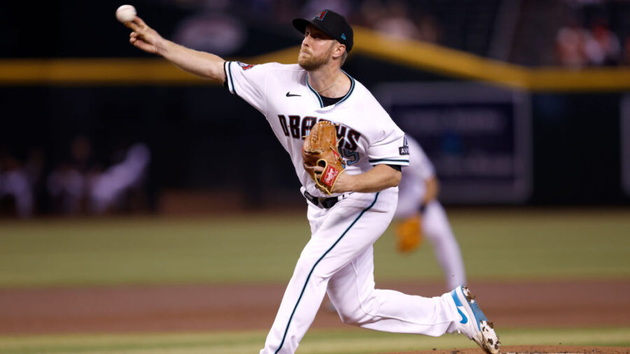 Merrill Kelly exits another D-backs start with hamstring cramp