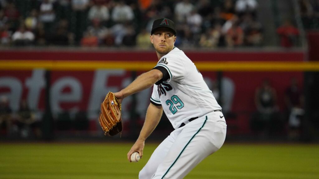 Merrill Kelly bounces back, D-backs sweep Giants