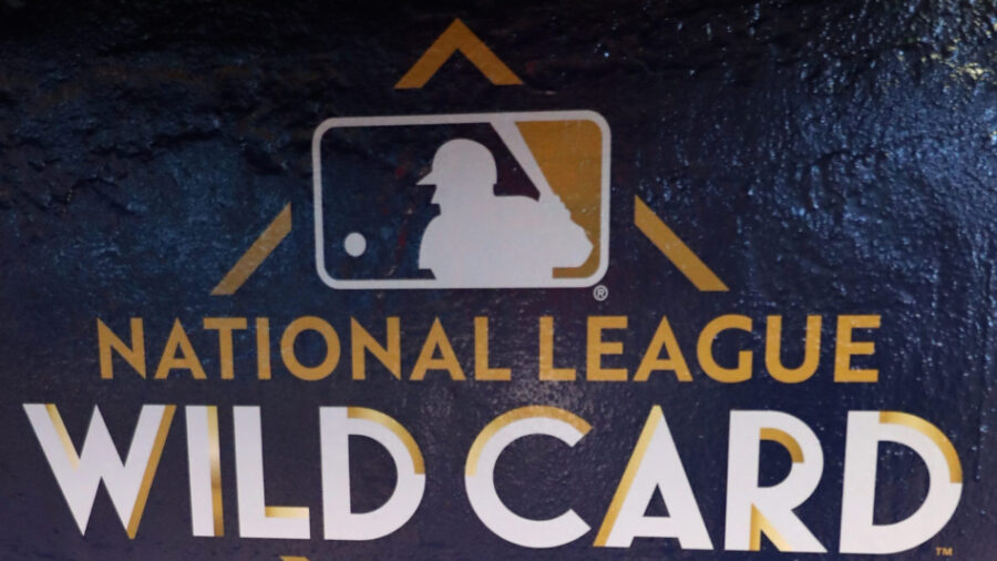 How does MLB's wild card playoff format, standings work?