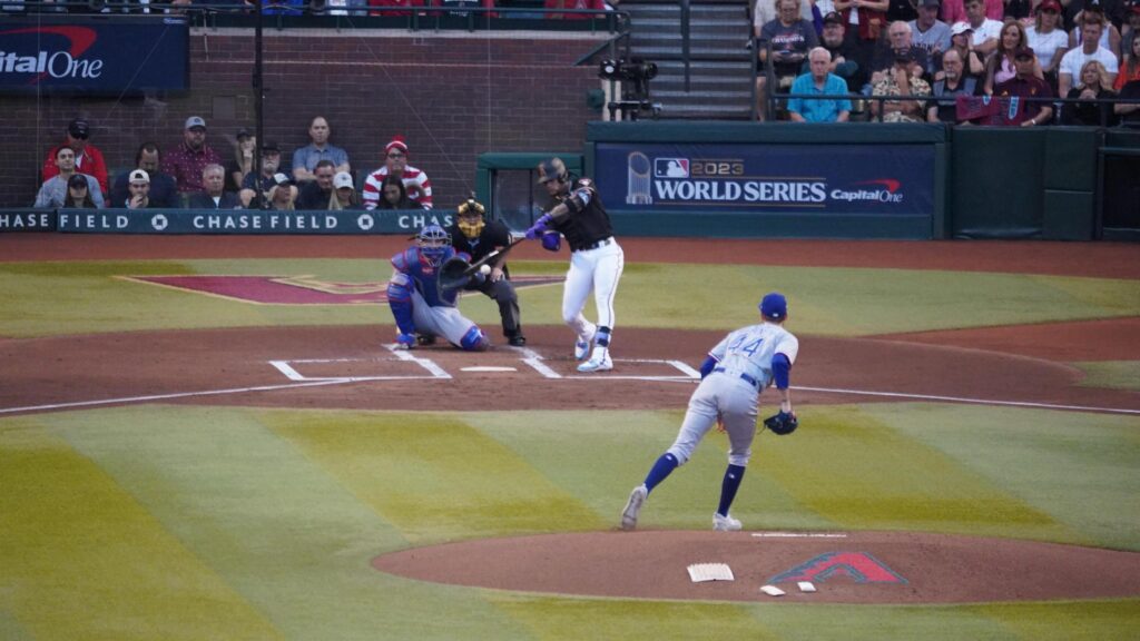 Diamondbacks' Marte extends hitting streak, sets new record