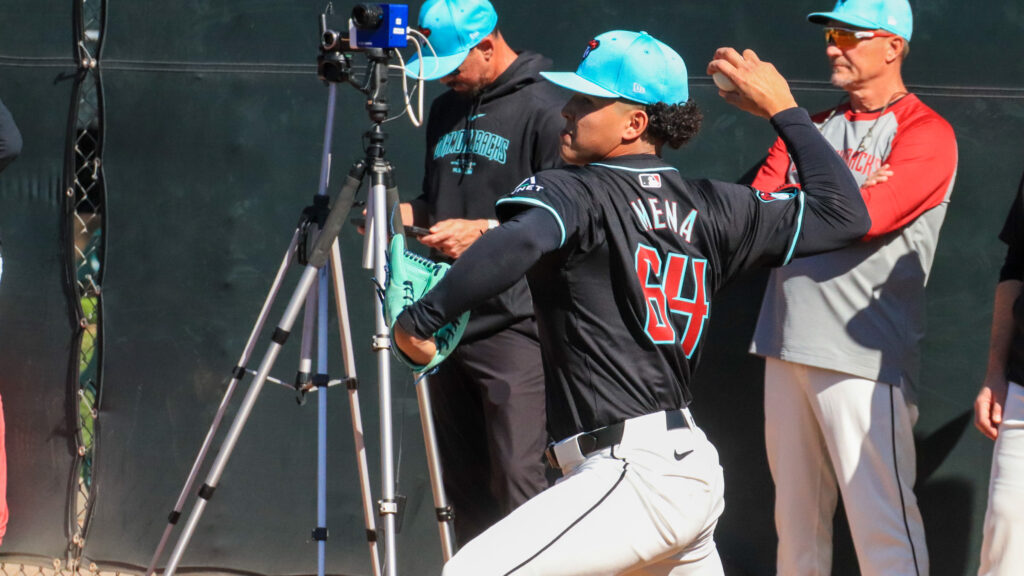 Diamondbacks call up pitcher Cristian Mena for MLB debut