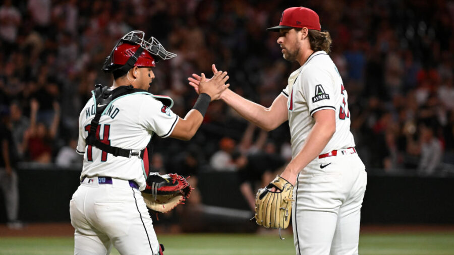 How can the Diamondbacks clinch a postseason spot?