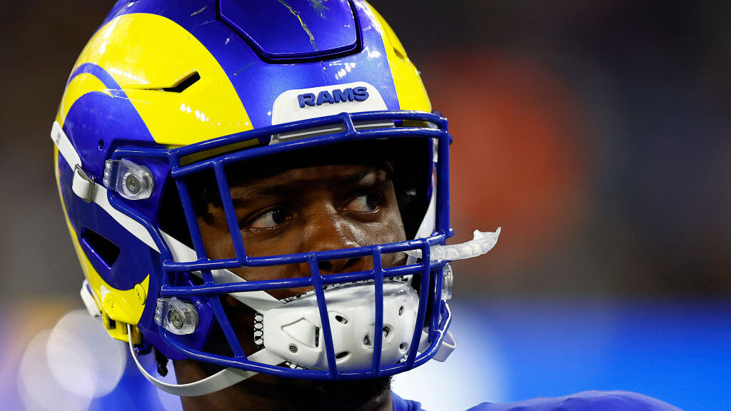 Cardinals pass rush picks on Rams LT Warren McClendon