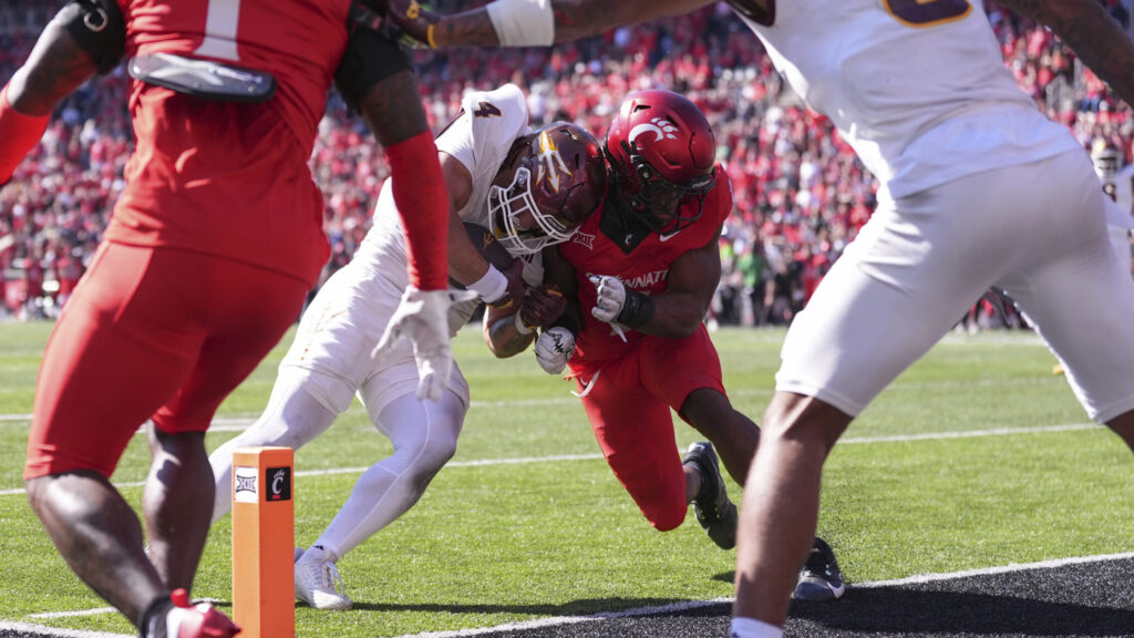 ASU's Cam Skattebo plows through defenders for touchdown
