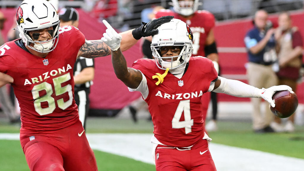 Greg Dortch officially re-signs with Cardinals