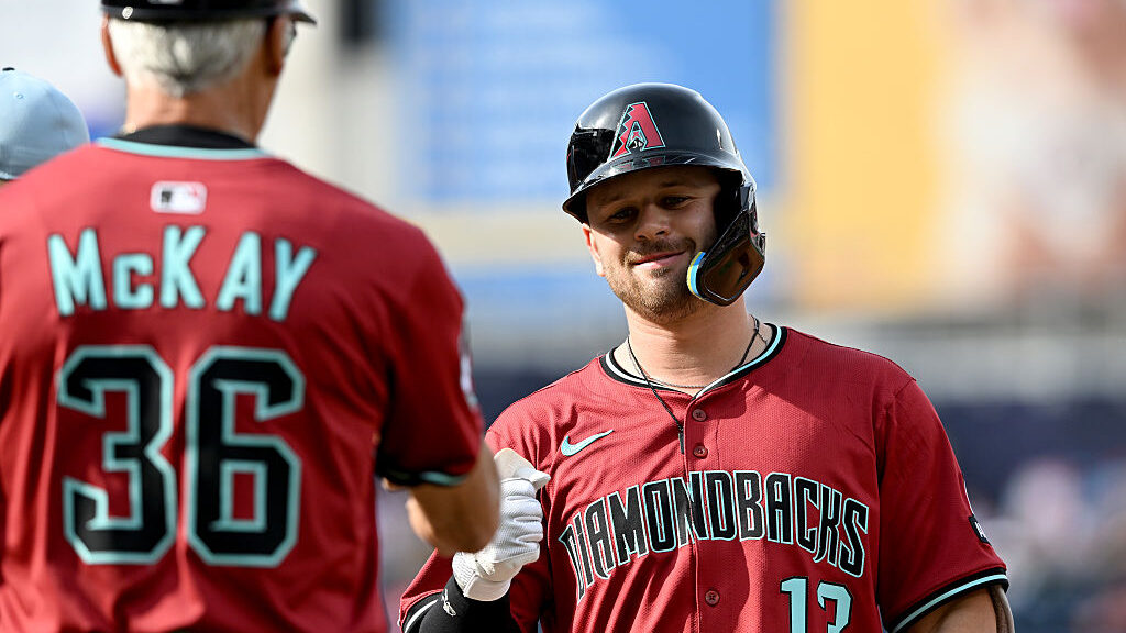 Diamondbacks' Tim Tawa records hit in 1st MLB at-bat
