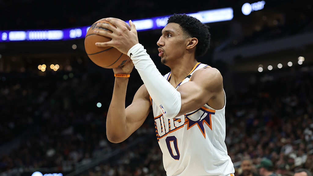 Ryan Dunn wins Suns' 2025 Dan Majerle Hustle Award