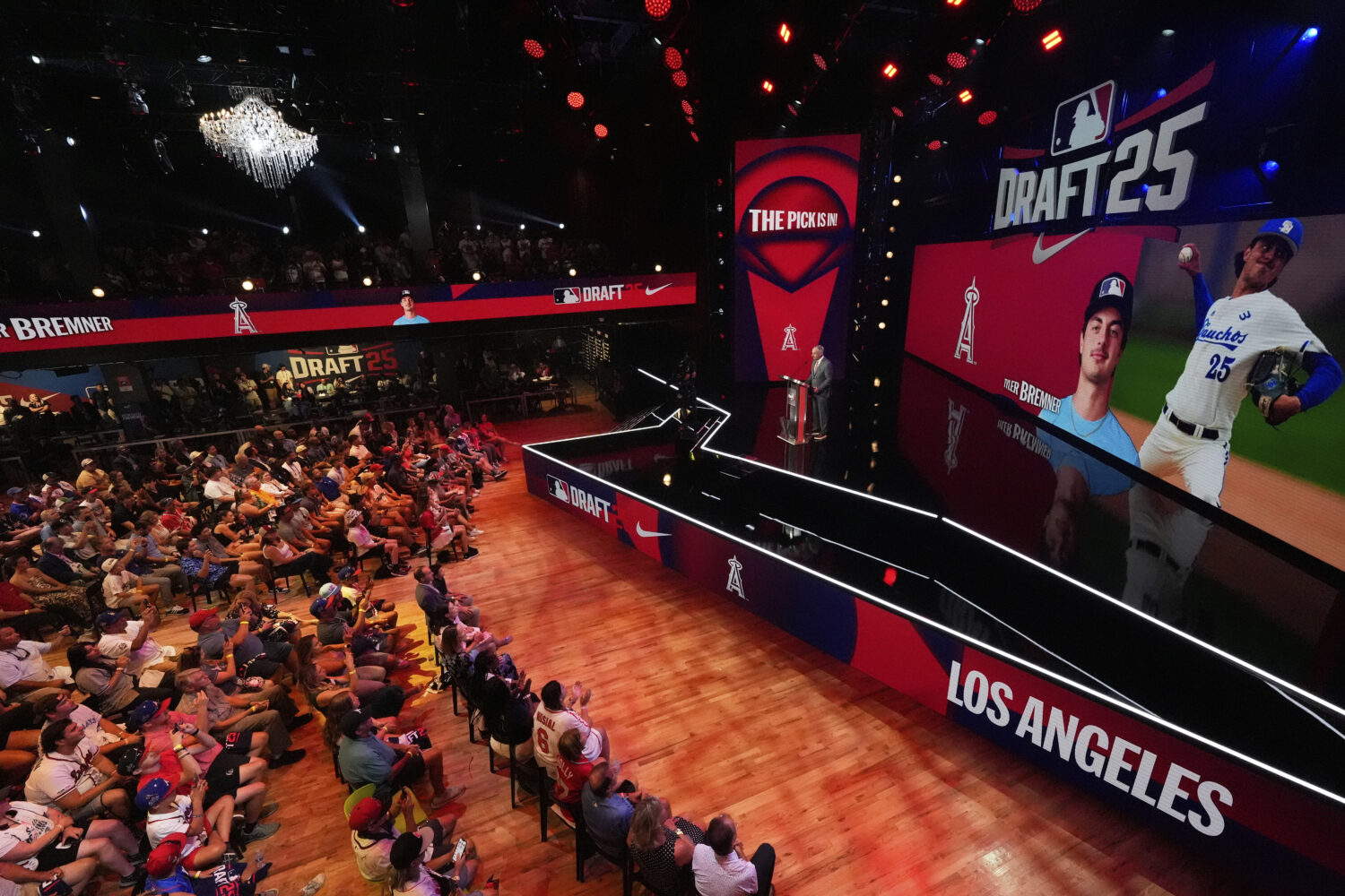 Diamondbacks take Georgia RHP Brian Curley in 3rd round