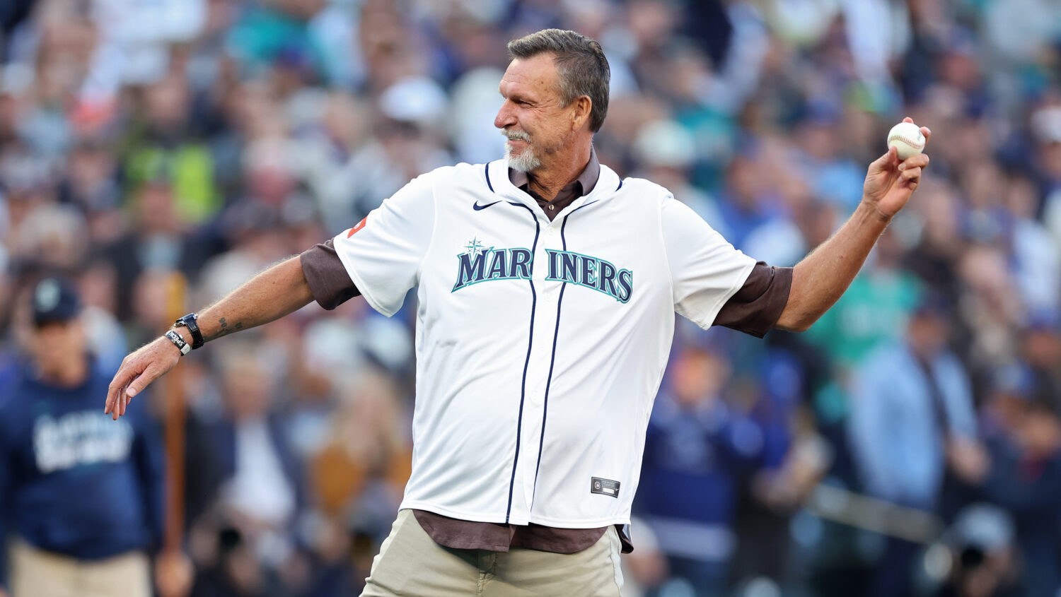 D-backs legend Randy Johnson tosses first pitch at ALCS