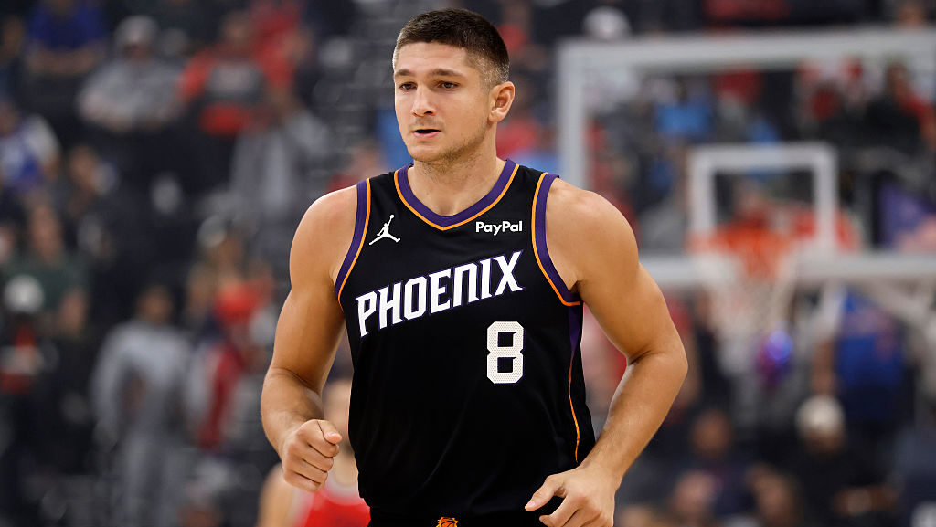 Suns' Grayson Allen leaves with injury in win vs. Pacers
