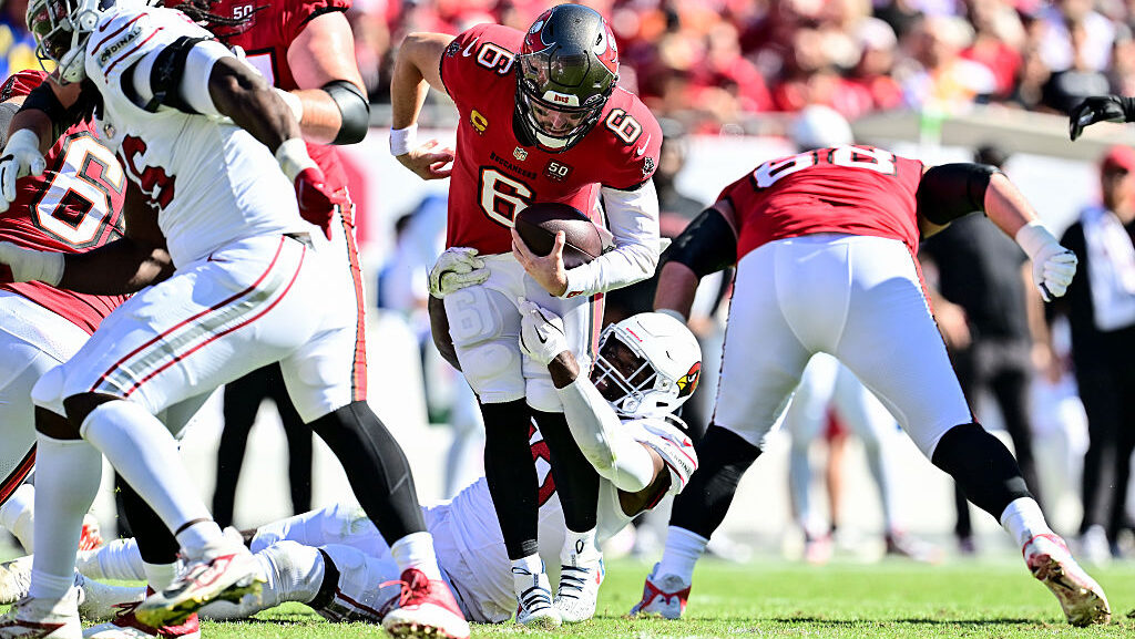 Josh Sweat ties career high for sacks with pair vs. Buccaneers